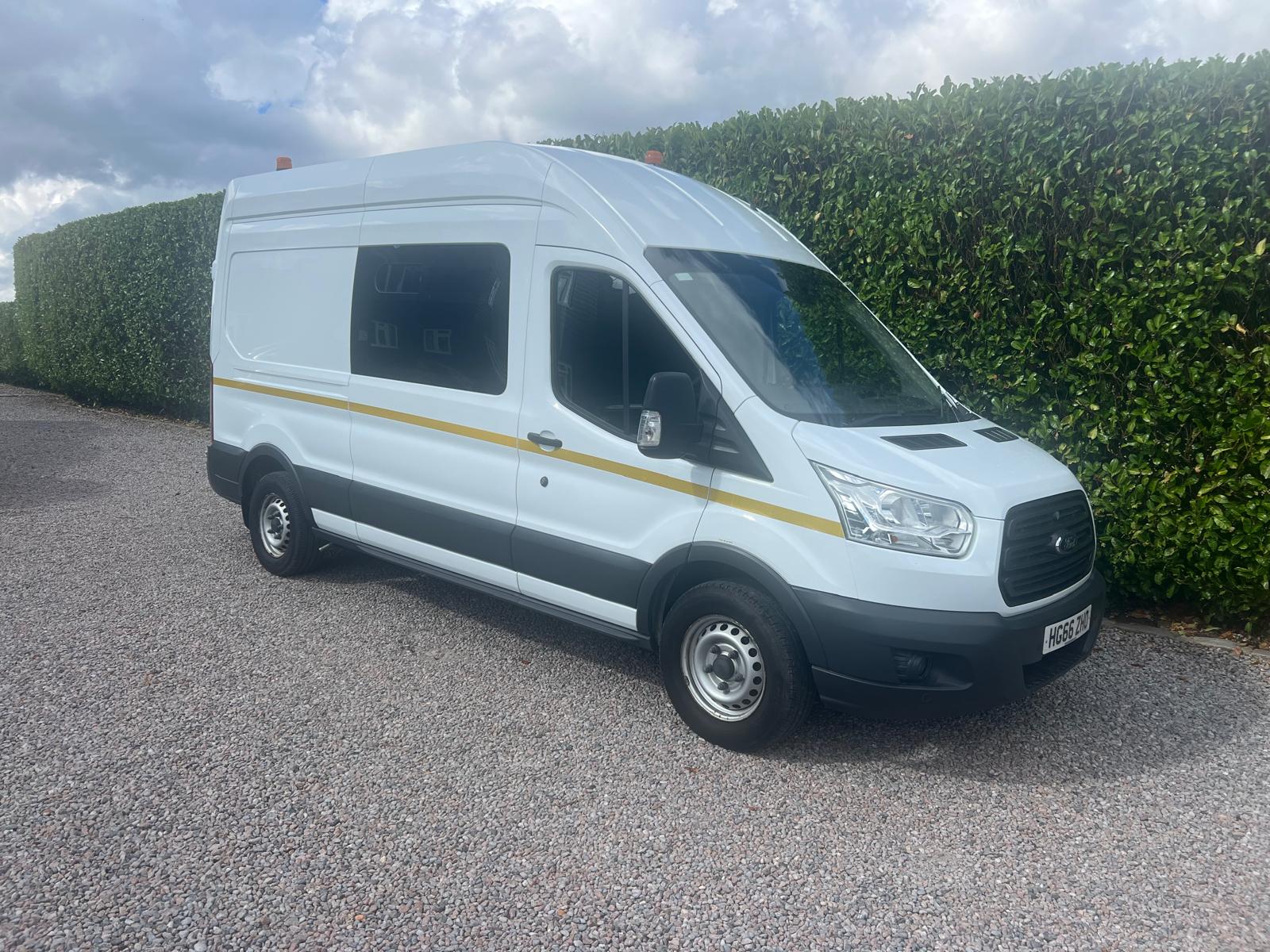 Ford Transit 350 2.2 TDCi (Welfare Van ) - Pillory Commercials